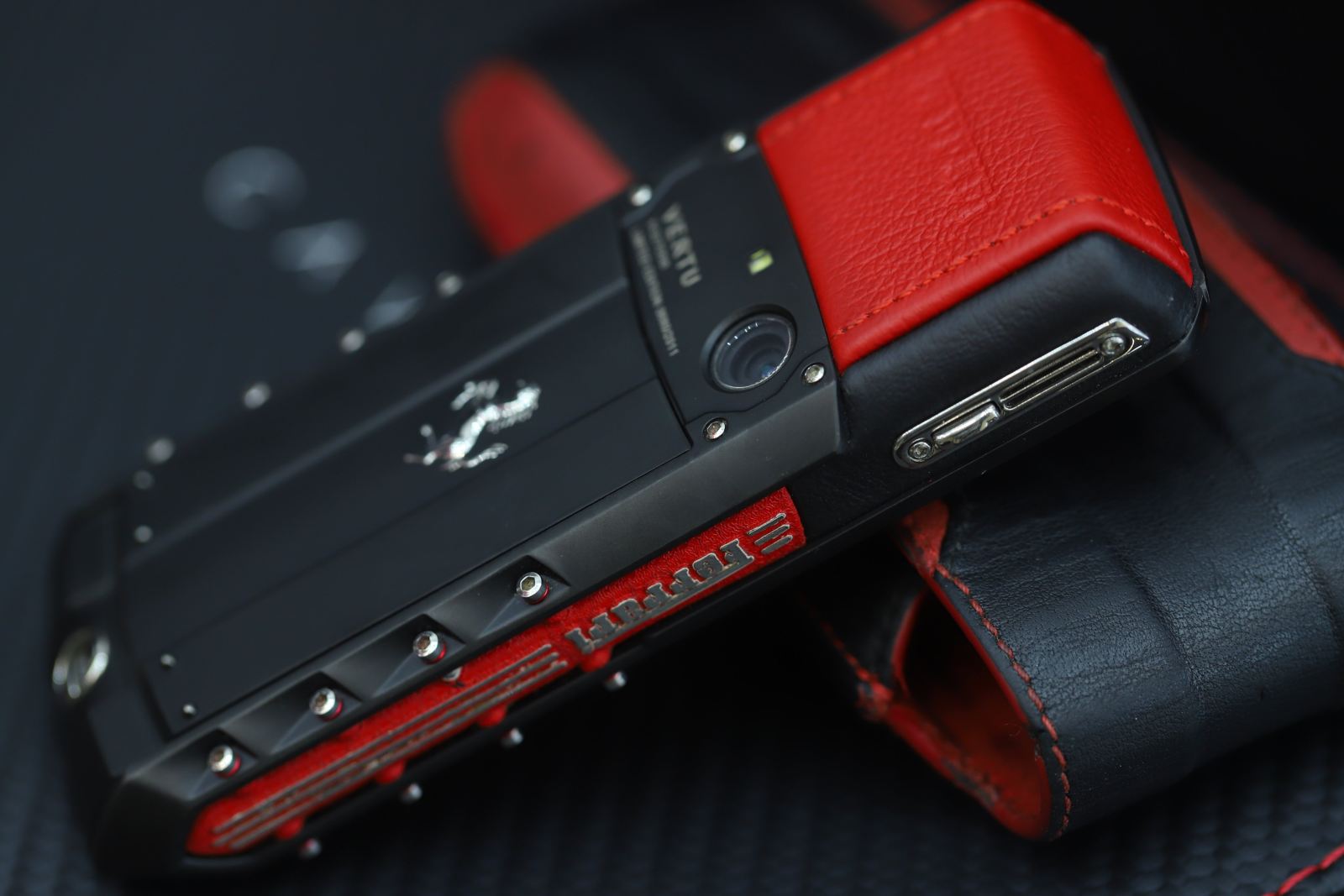 Vertu Ascent X Ceramic Ferari Red - Hùng Luxury