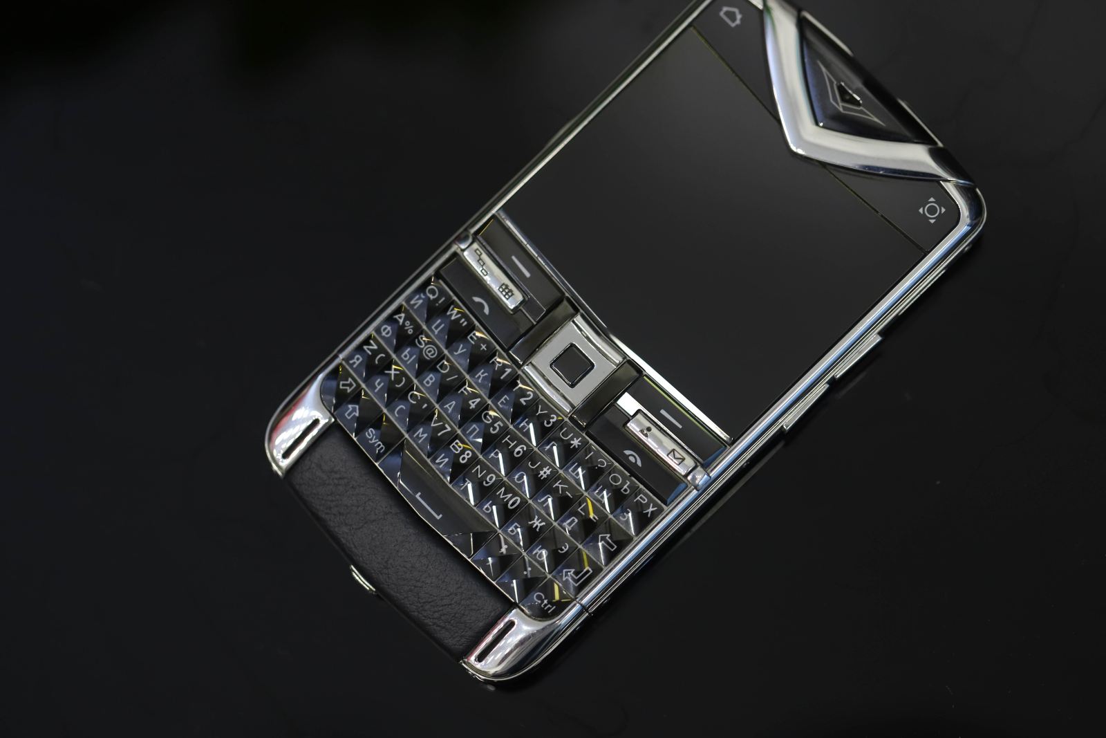 Vertu Constellation Quest - Hùng Luxury