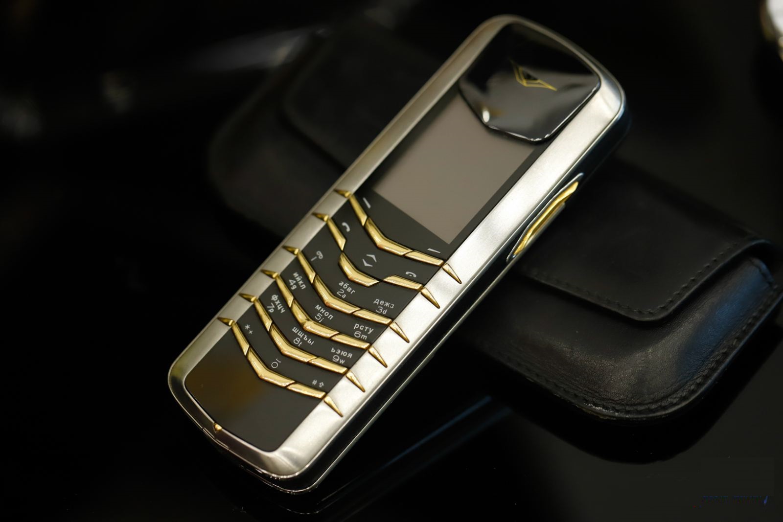 Vertu Signature M Gold Keys - Hùng Luxury