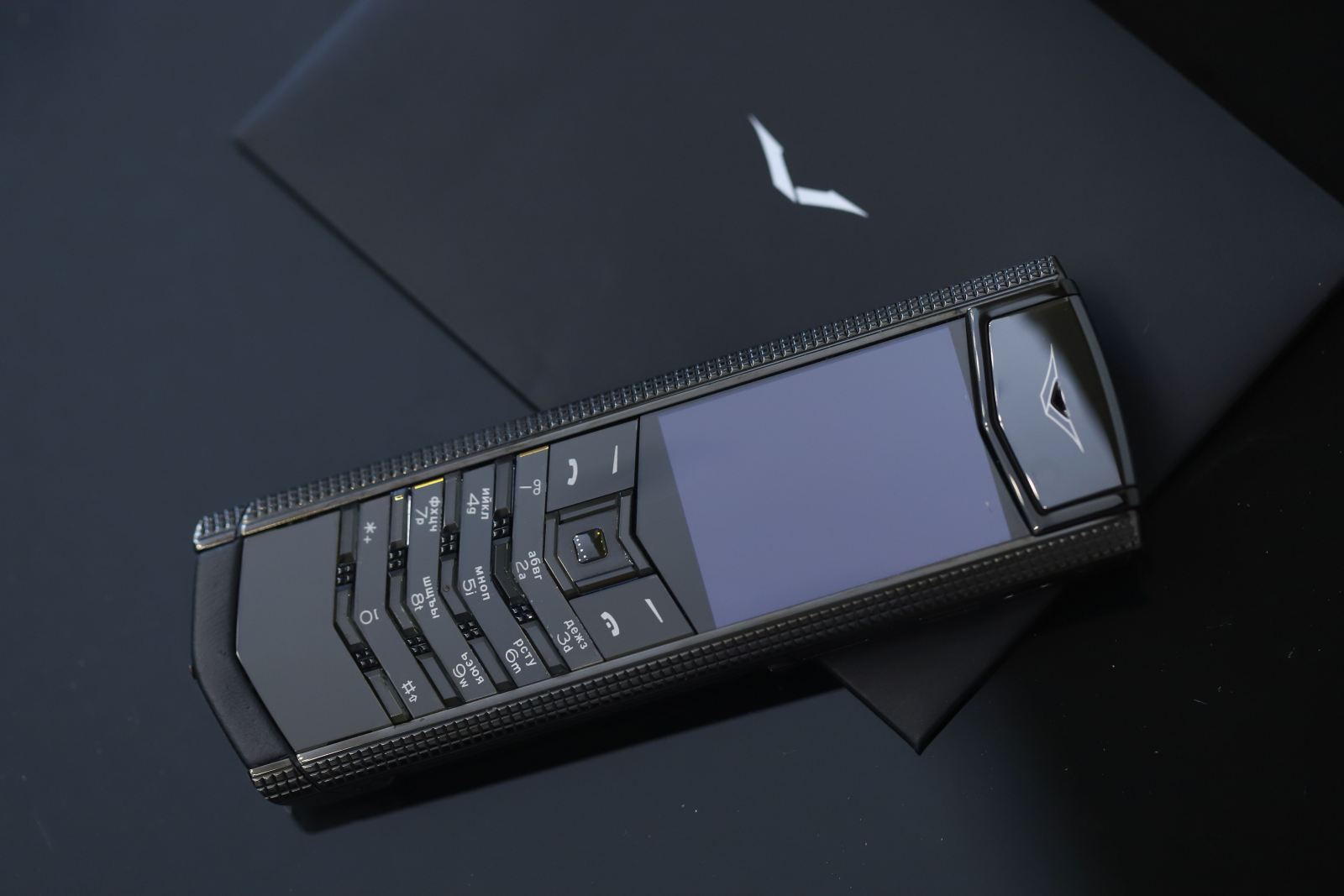 Vertu Signature S Clous De Paris Black - Hùng Luxury