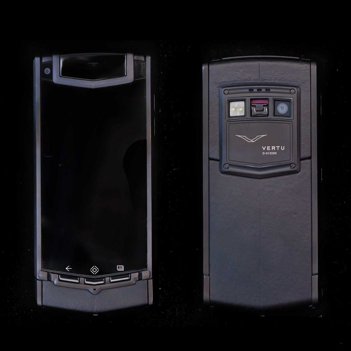 Vertu Ti Black Leather - Hùng Luxury