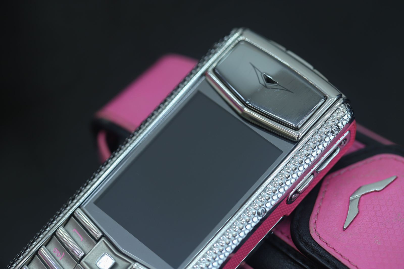 Vertu Ascent Ti Neon Pink - Hùng Luxury